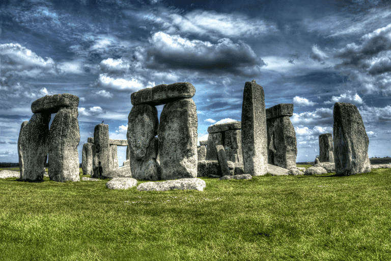 Top 25 Historical Places Worldwide: A Guide