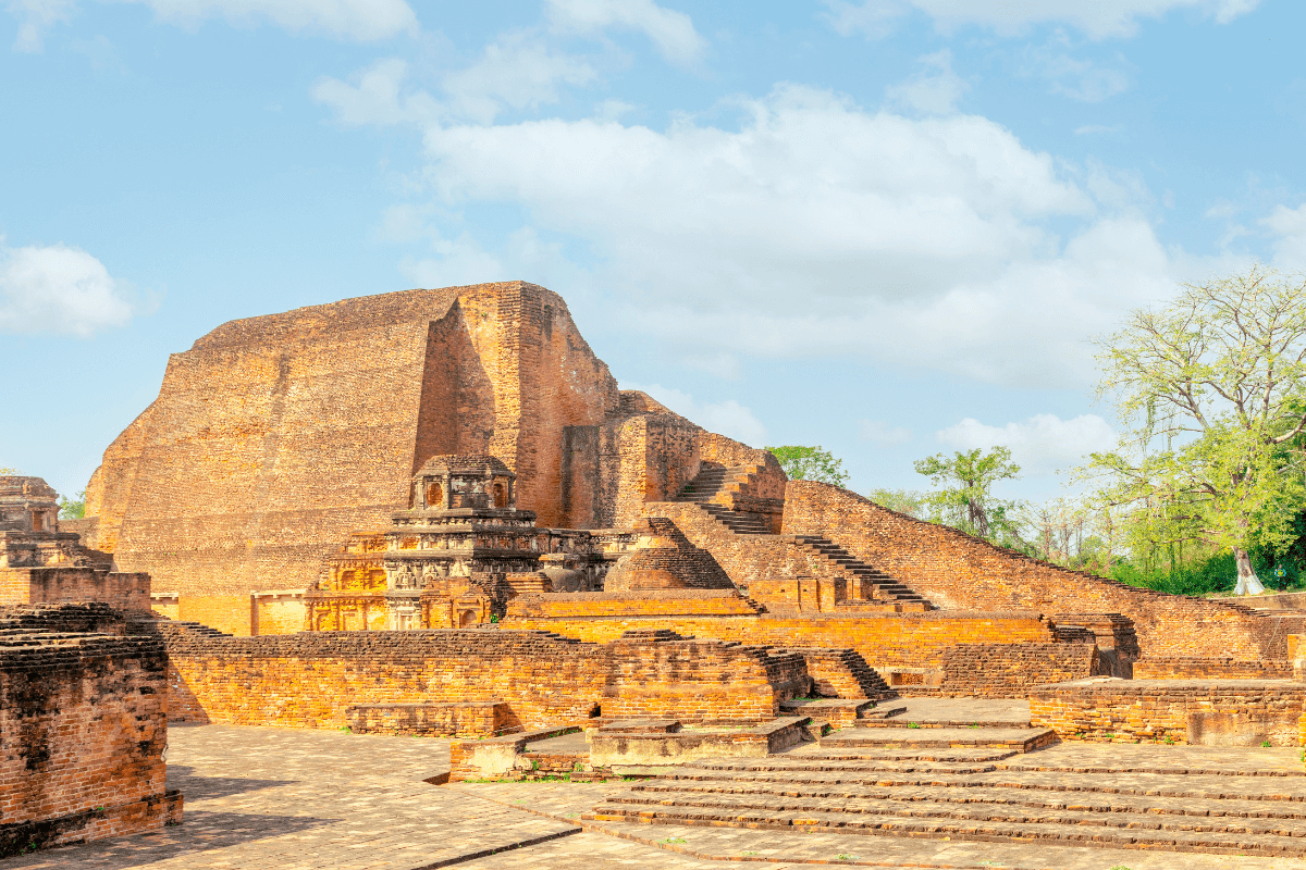 Ancient History Facts: 10 Fascinating Insights from the Ages